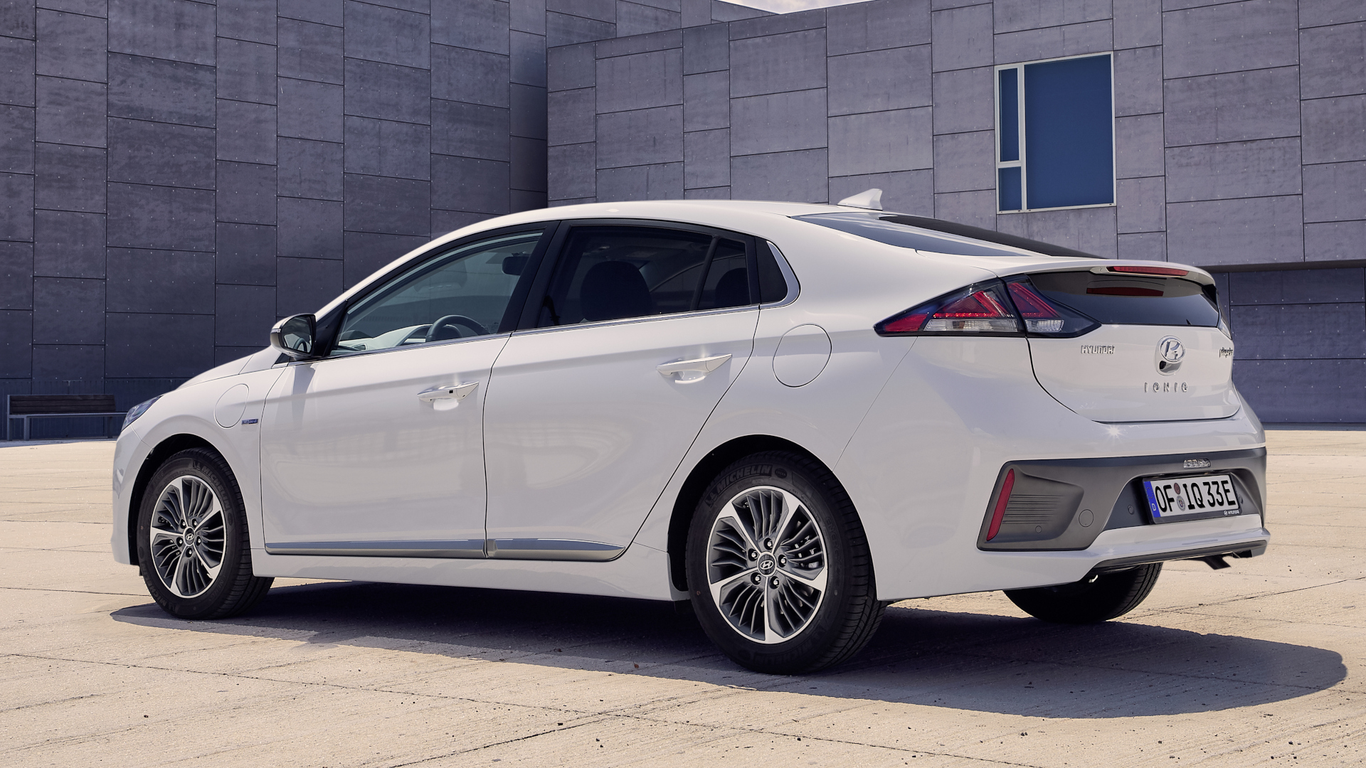 Hyundai IONIQ Plug in Hybrid Test 2025 Konfigurator Preise carwow